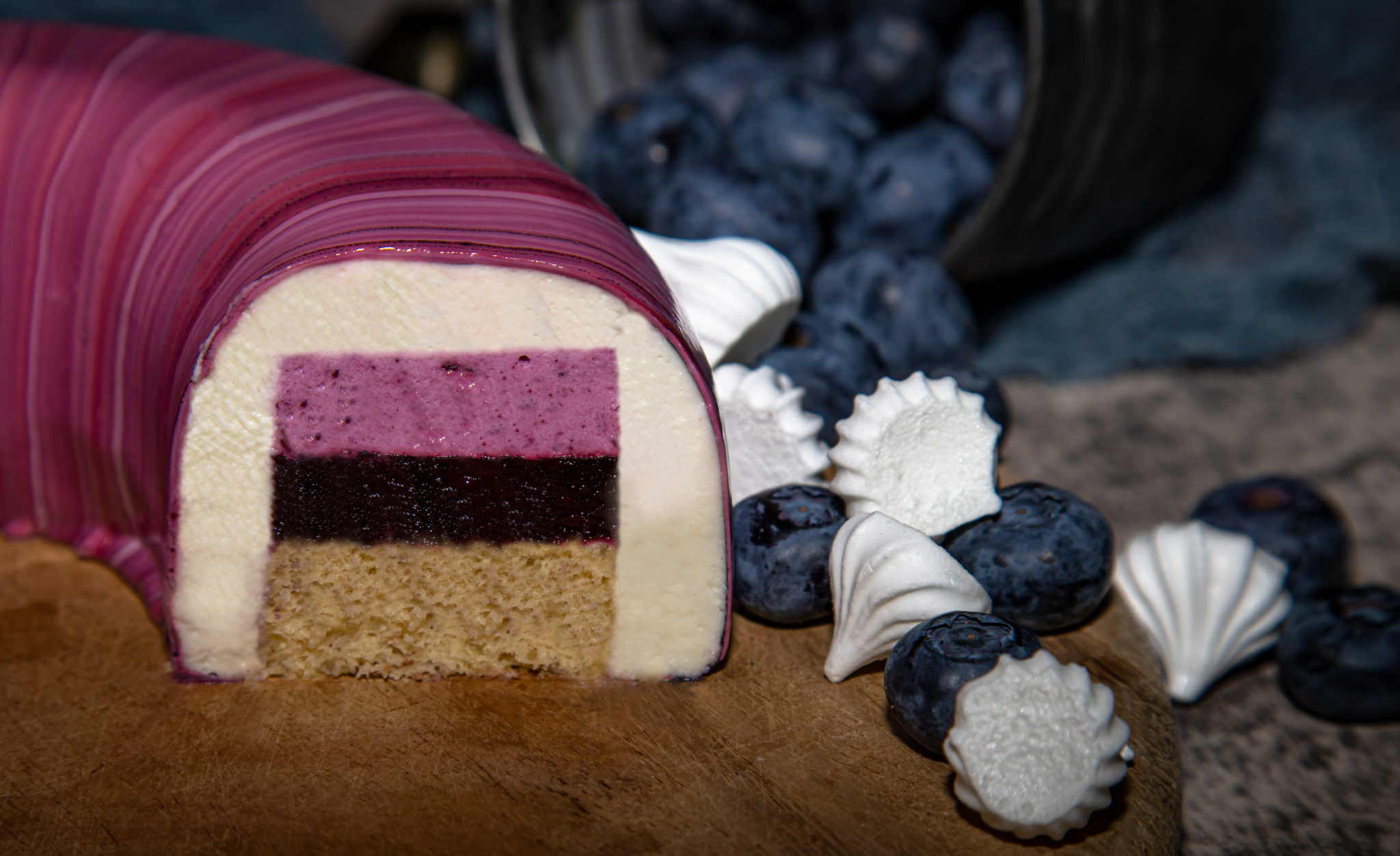 Joghurtos mousse-torta áfonyával – Desszertmesék